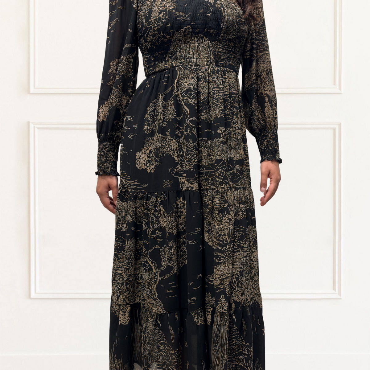Francesca Robe Midi Noire À Smocks Imprimé Forêt Bronze – Onze Montreal